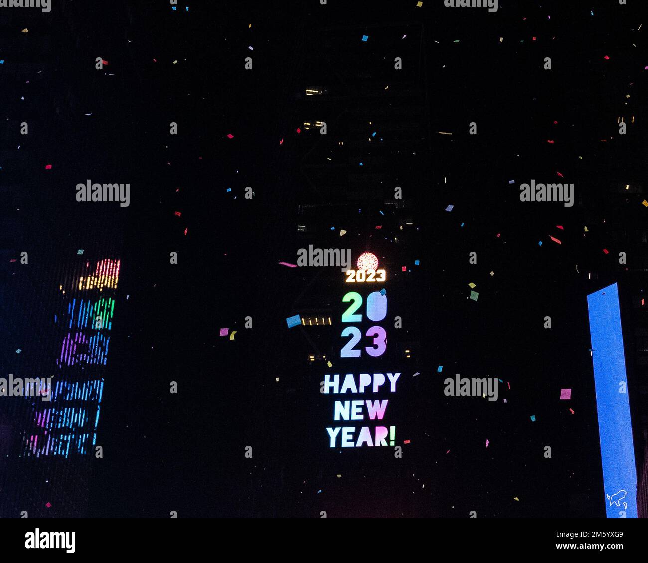 New York, United Stated. 01st Jan, 2023. Confetti rains down ringing in ...