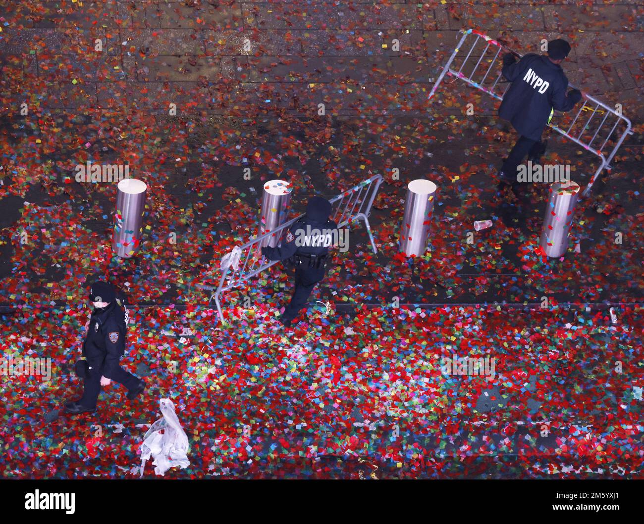 New York, United States. 31st Dec, 2022. NYPD Police officers walks ...