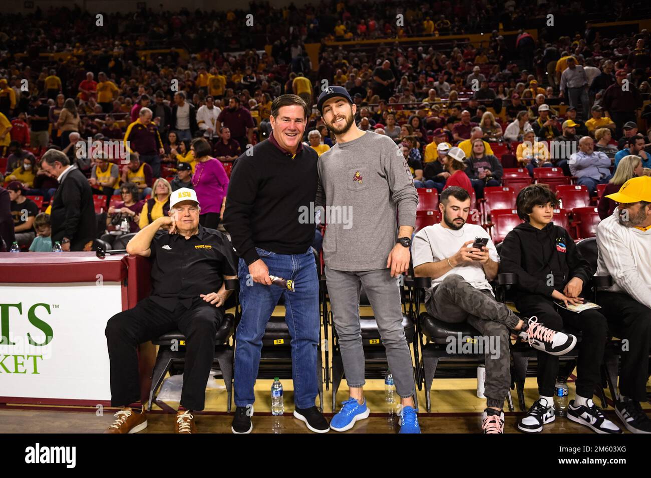 Attendance hi-res stock photography and images - Alamy