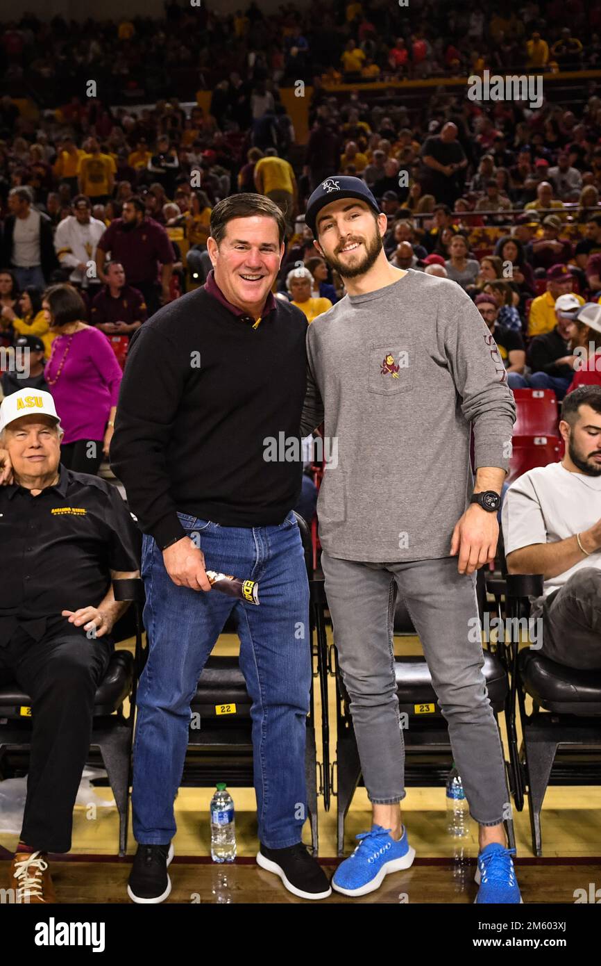 Attendance hi-res stock photography and images - Alamy