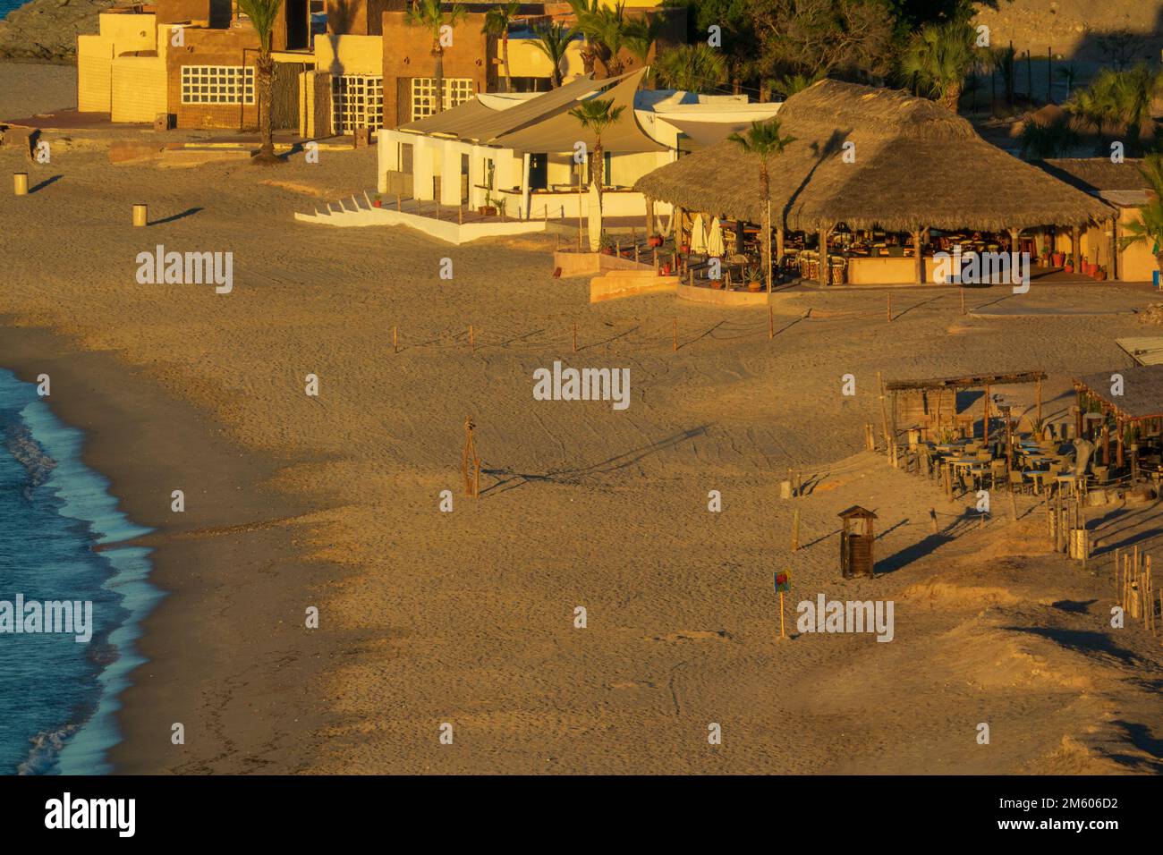 Beach front properties and bars hi-res stock photography and images - Alamy