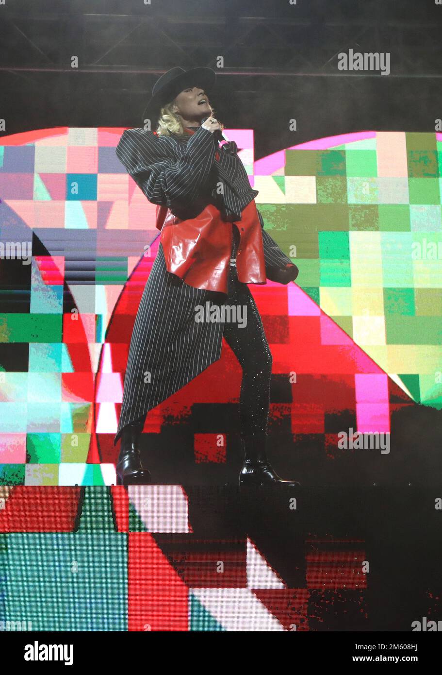 Róisín Murphy, eccentric British dance icon, best known as lead singer ...