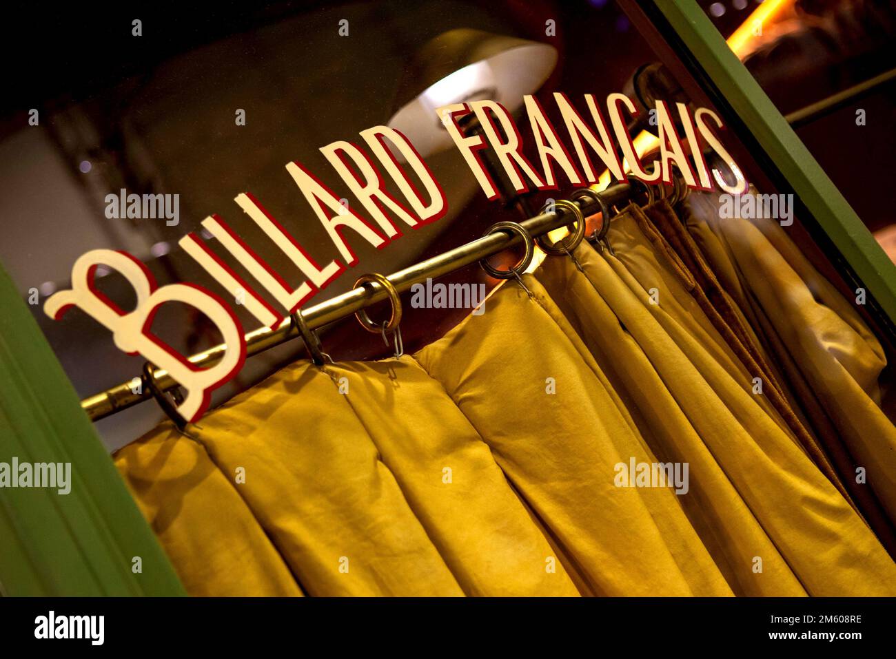 Window of a vintage French bistro Stock Photo - Alamy