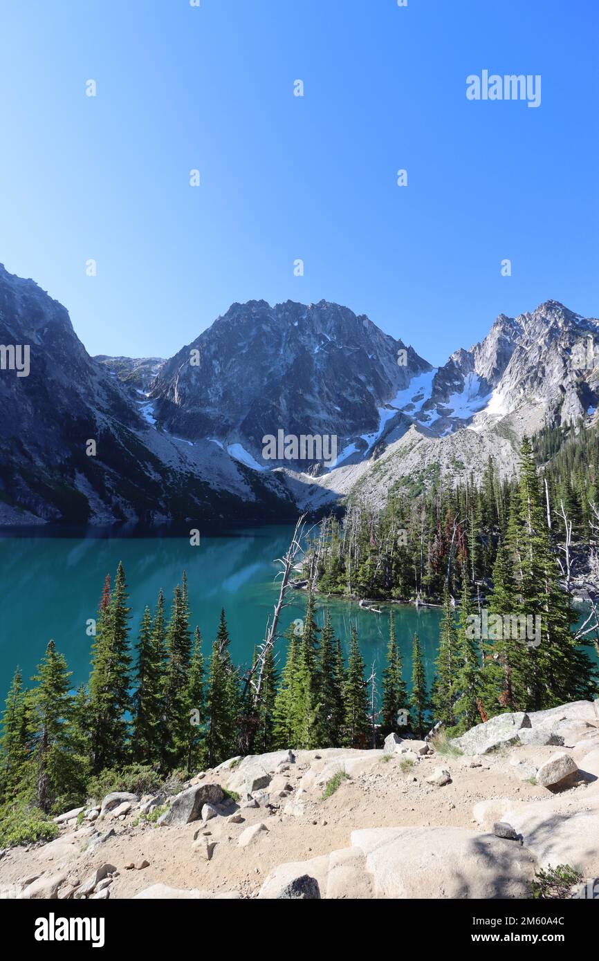 A view of the scenic water and mountains in Colchuck Lake reservoir ...