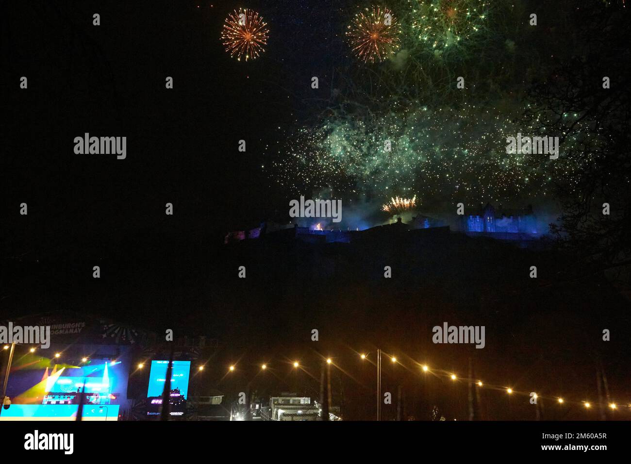 Edinburgh, UK. 1st JAN 2023. The firework display at Edinburgh Castle ...