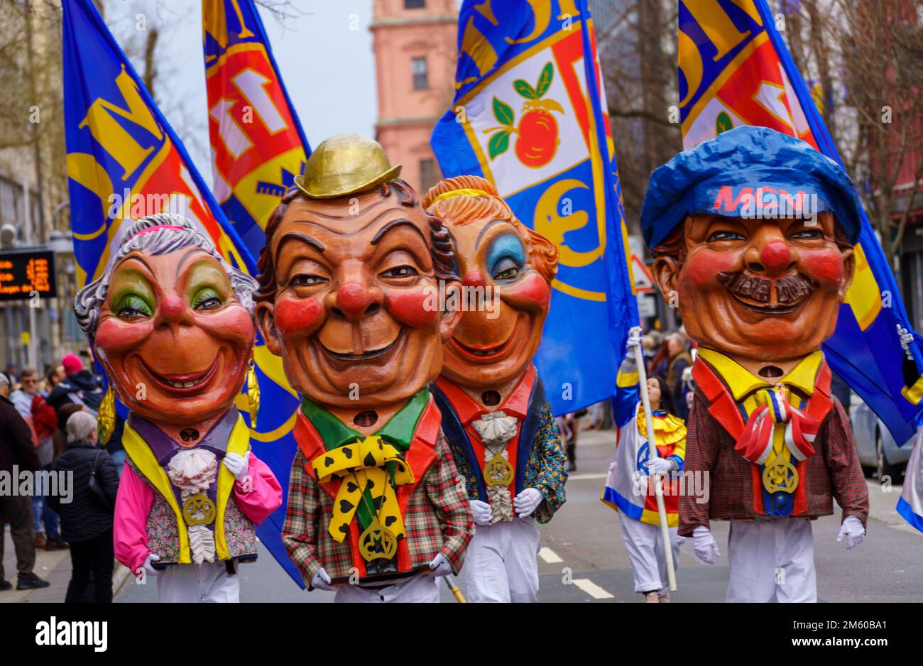 Mainz, Germany. 01st Jan, 2023. The Mainzer Schwellköpp walk across the ...