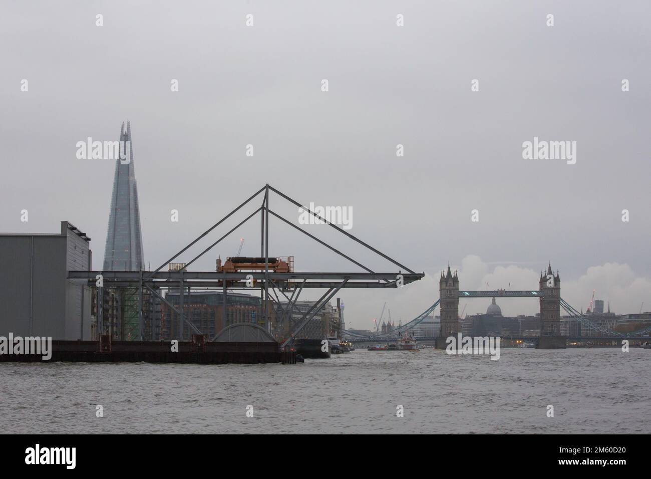 London tower bridge aerial dusk shard hi-res stock photography and ...
