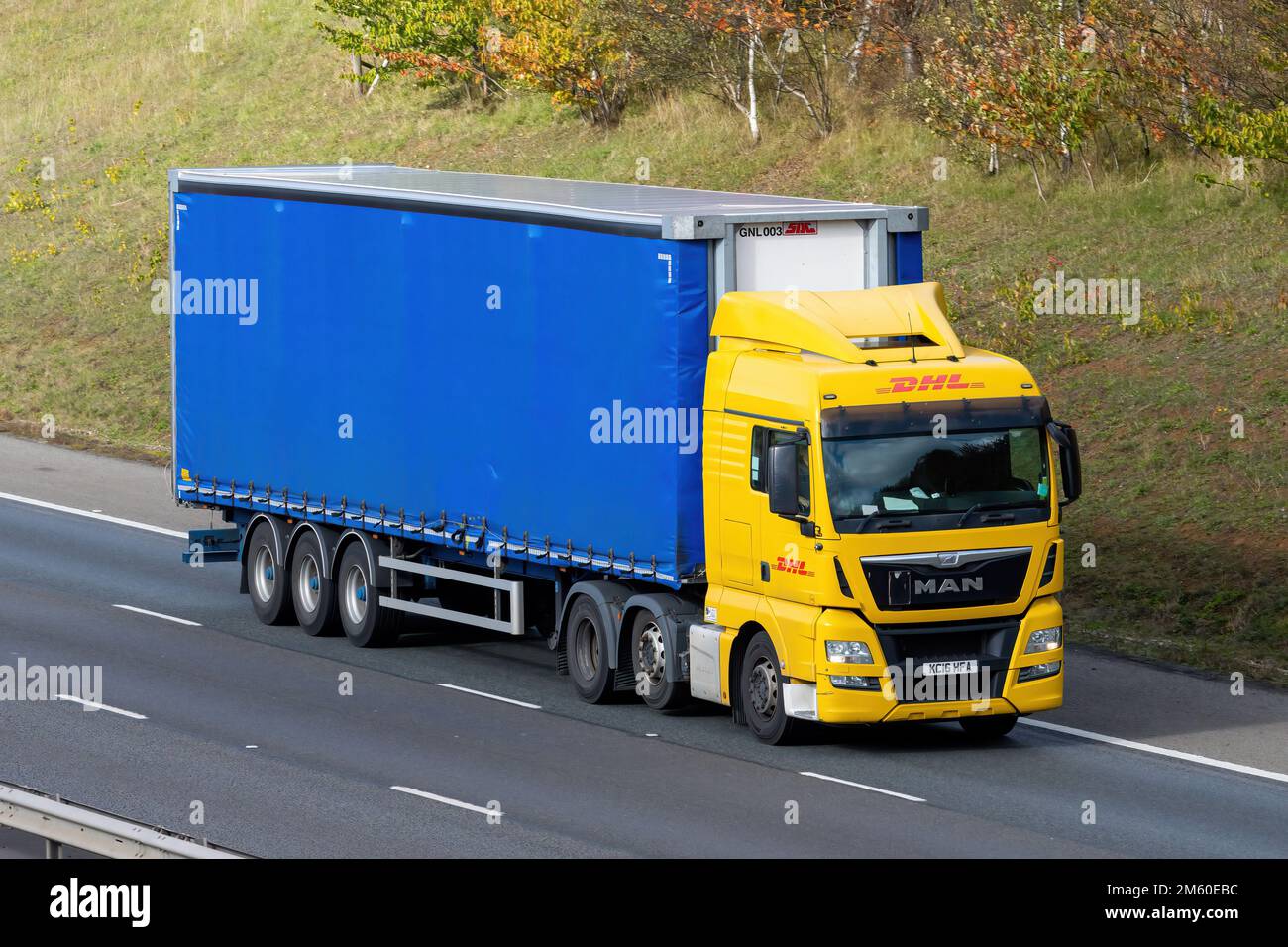 DHL MAN TGX KC16 HFA Stock Photo - Alamy