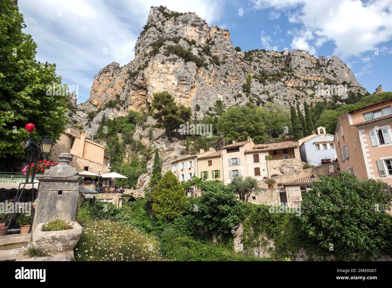 Moustiers france hi-res stock photography and images - Alamy