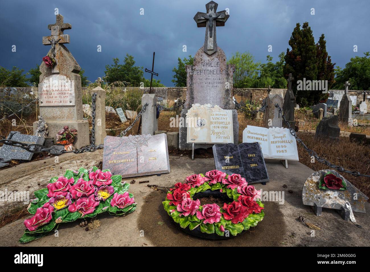 Graves, gravestones, cemetery in Puimoisson, Provence, region Provence ...