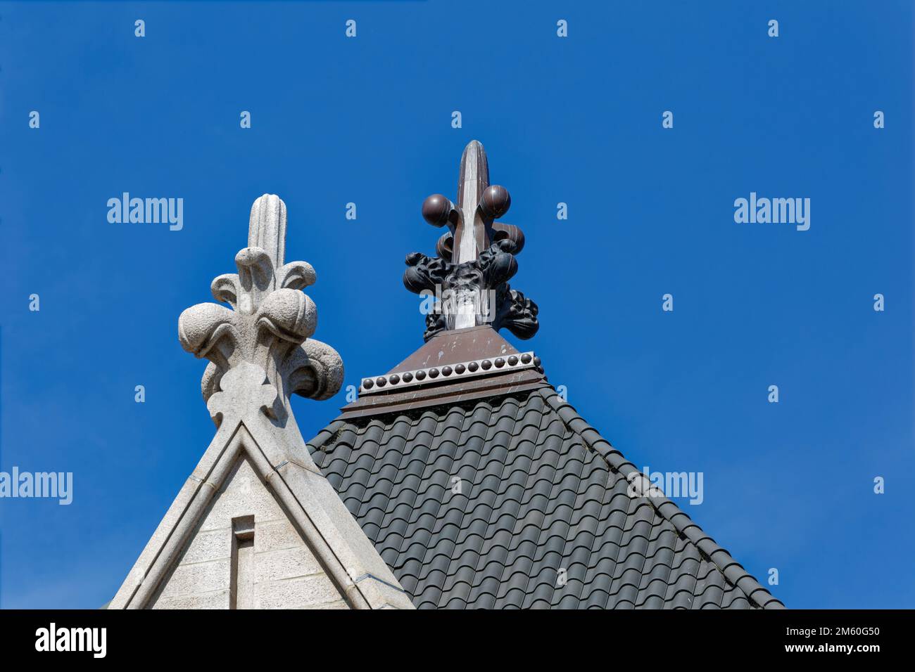 Historic gothic architecture structure hi-res stock photography and ...