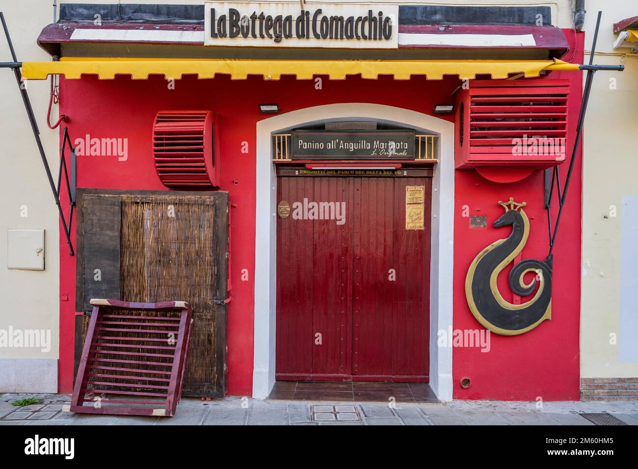 Exterior facade building restaurant hi-res stock photography and images ...