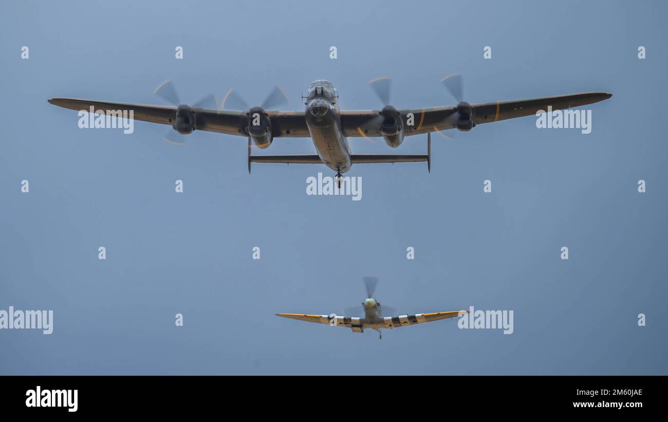 Spitfire e lancaster hi-res stock photography and images - Alamy