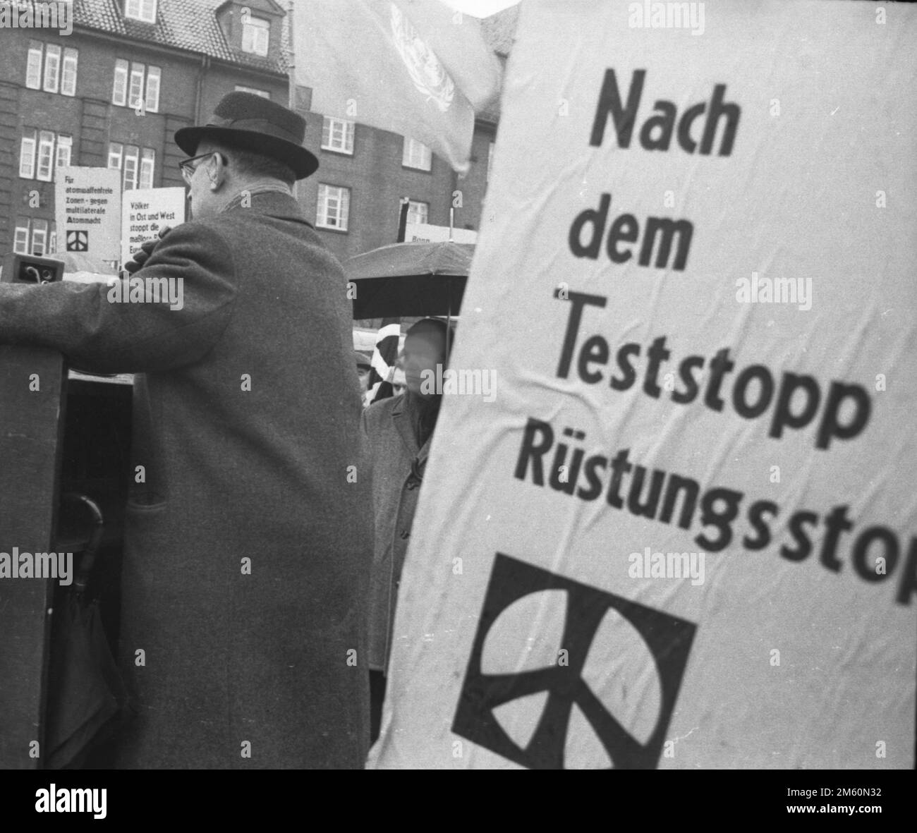Peace vietnam protest Black and White Stock Photos & Images - Alamy