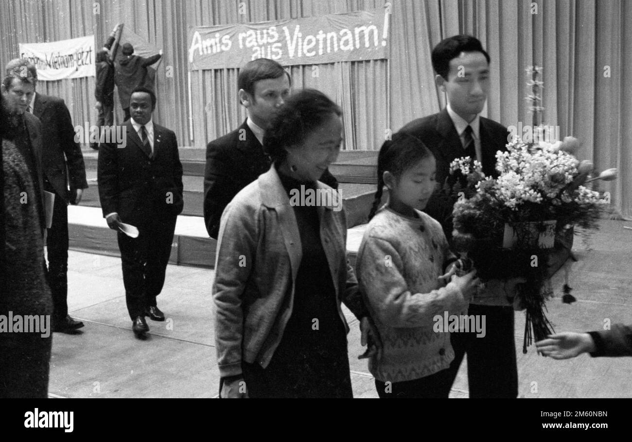 The massacre by the US military in My Lai, Vietnam in 1968 caused a ...