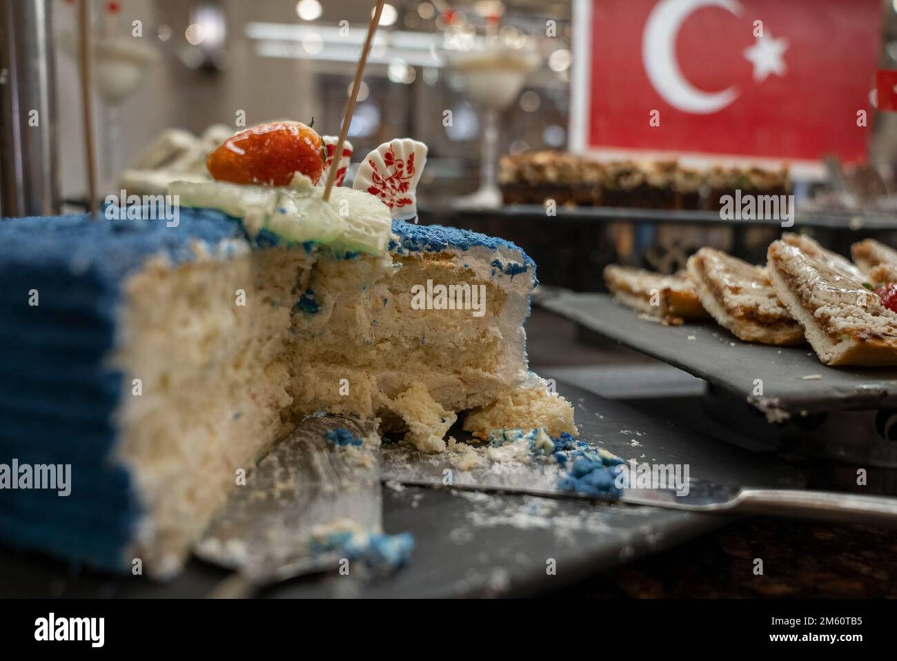 Half eaten delicious cake hi-res stock photography and images - Alamy