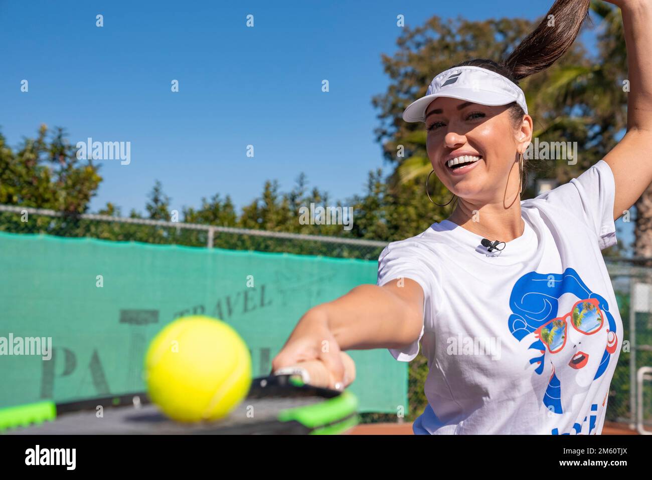 Female tennis player blue court hi-res stock photography and images - Alamy