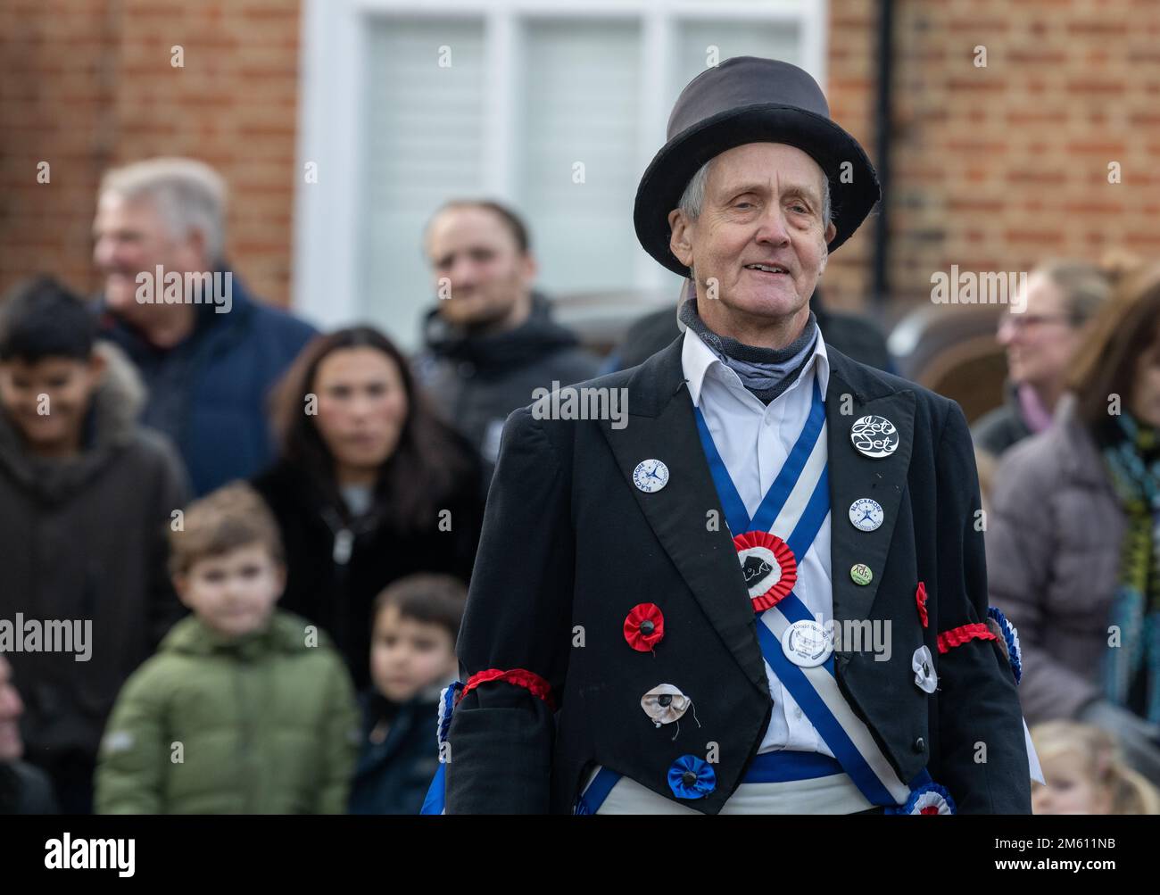 English morris folk dancers hi-res stock photography and images - Alamy