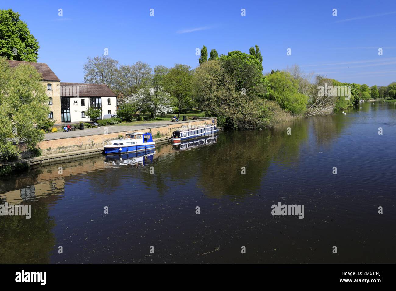 Boats on the river Great Ouse, Huntingdon town, Cambridgeshire, England ...