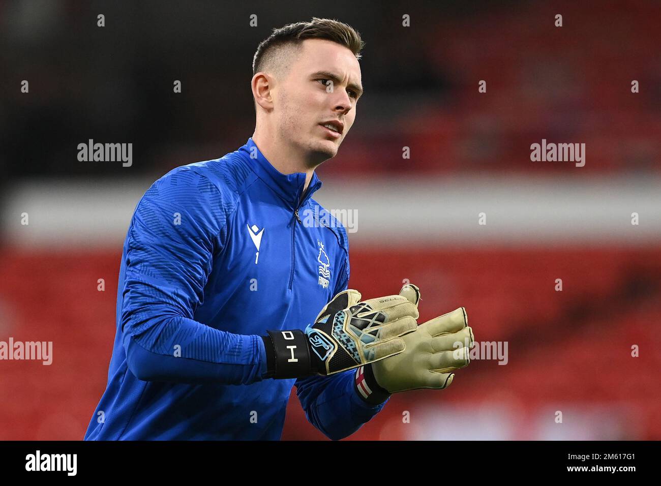Dean Henderson #1 of Nottingham Forest warms up before the Premier ...
