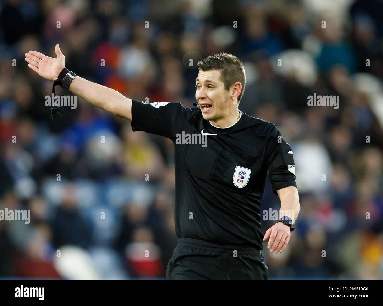 Referee Matthew Donohue during the Sky Bet Championship match at the ...