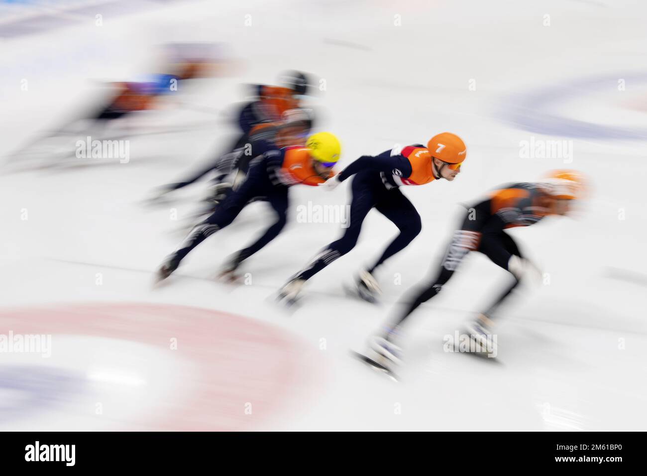 LEEUWARDEN - Friso Emons with 7 in the final 1500m of the Daikin NK ...