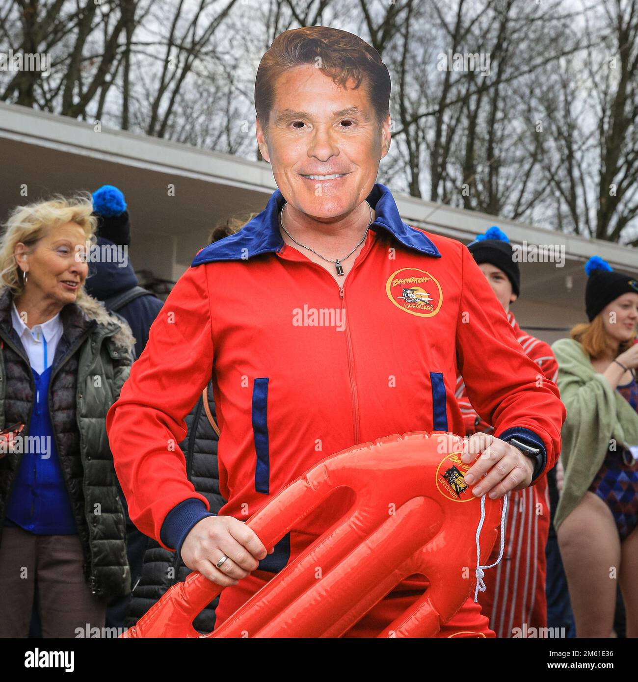 Haltern, Germany. 01st Jan, 2023. A swimmer in David Hasselhoff outfit ...