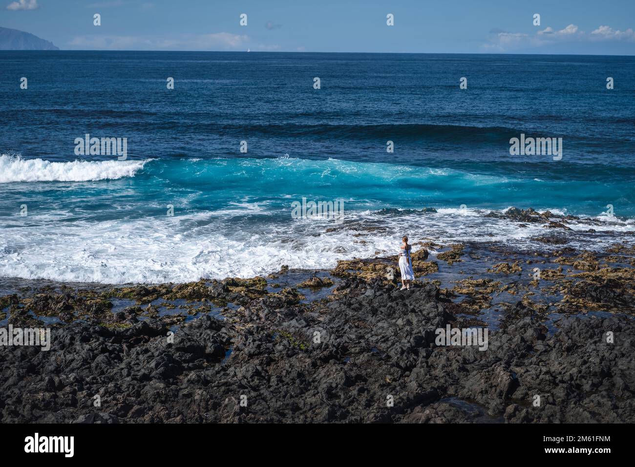 Back wide sea hi-res stock photography and images - Alamy