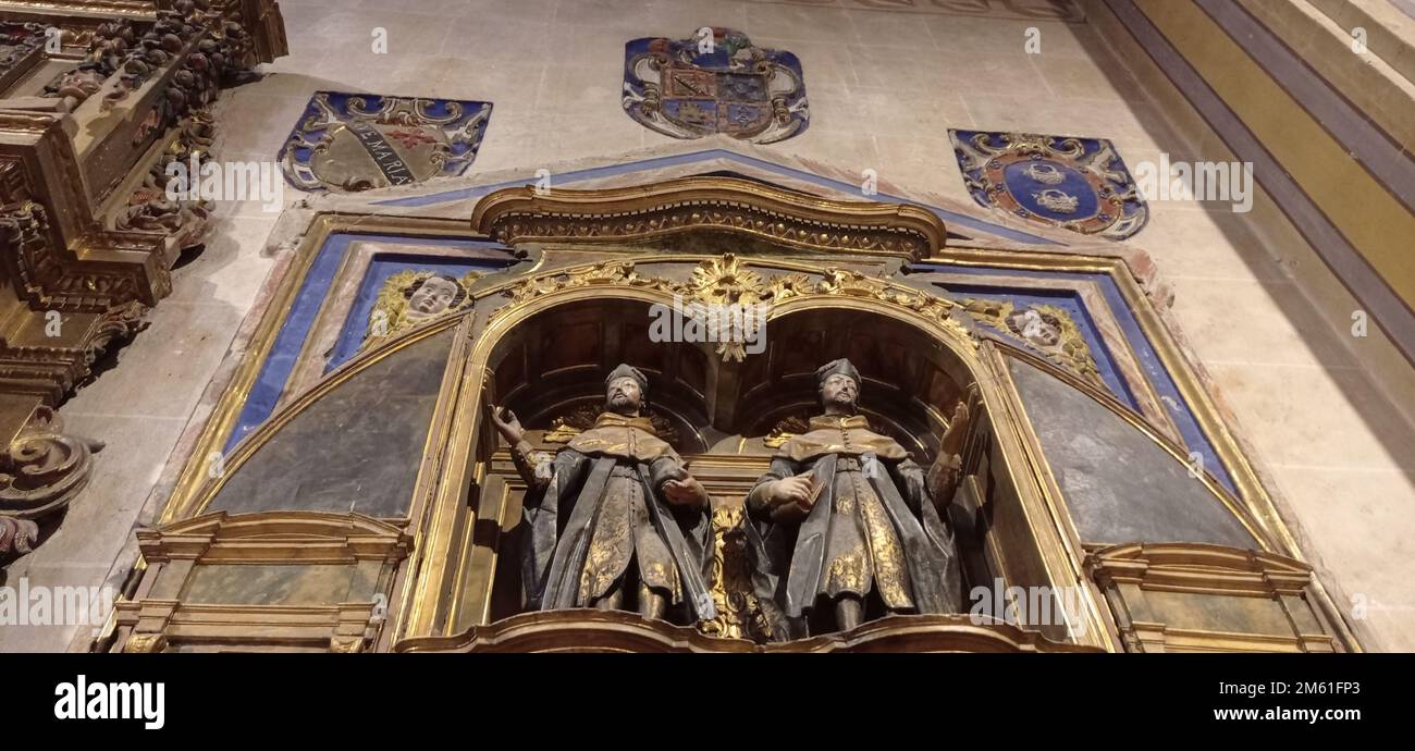 La iglesia de San Julián y Santa Basilisa es una iglesia de origen ...