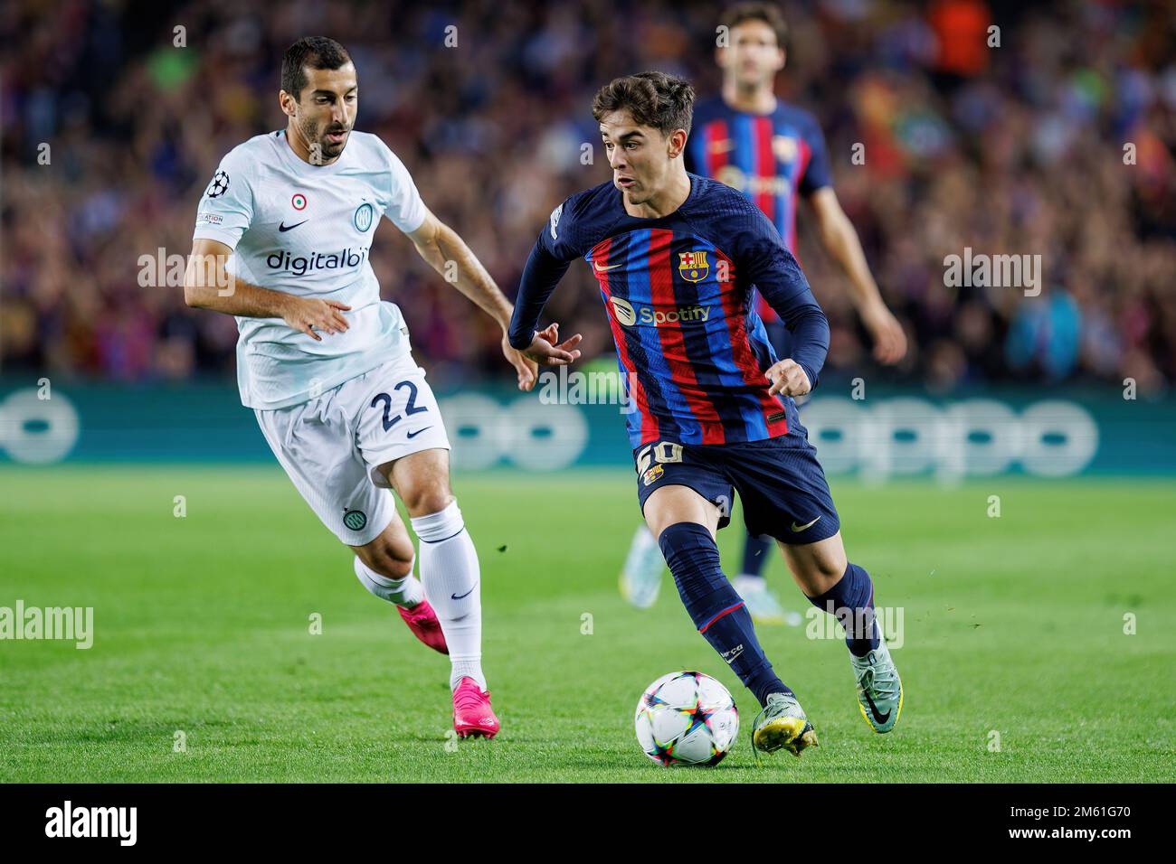 BARCELONA - OCT 13: Gavi in action during the Champions League match ...