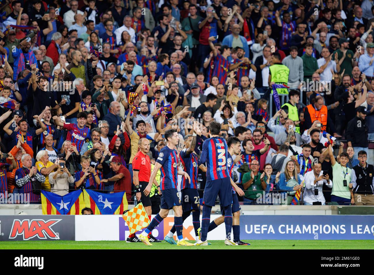 BARCELONA - OCT 13: Supporters cheering during the Champions League ...
