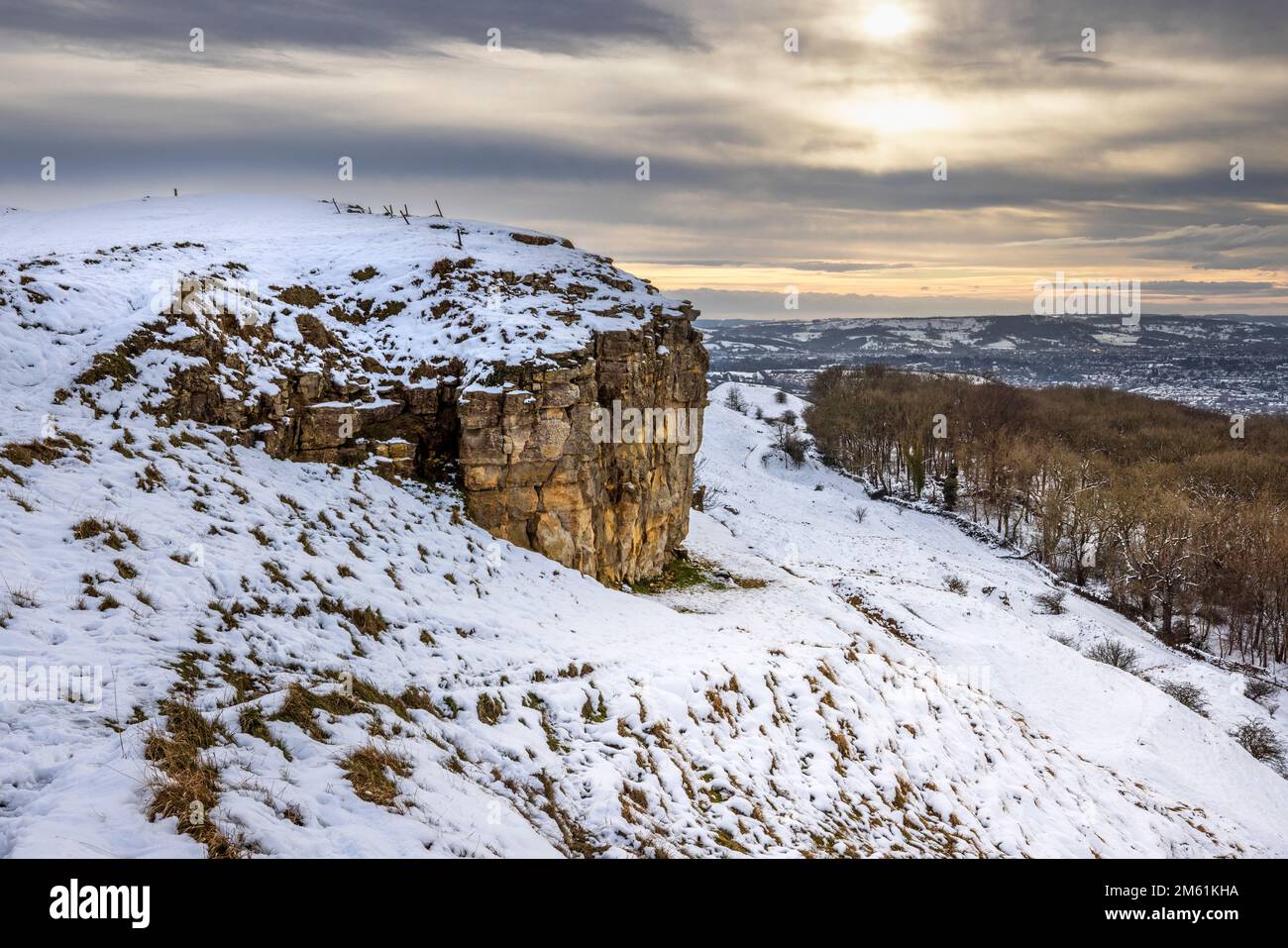 Castle Rock in the winter snow on Cleeve Hill, Cheltenham Spa ...