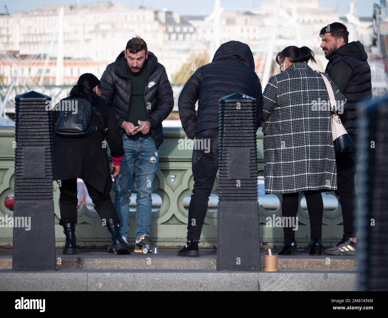 Scammer tourist hi-res stock photography and images - Alamy
