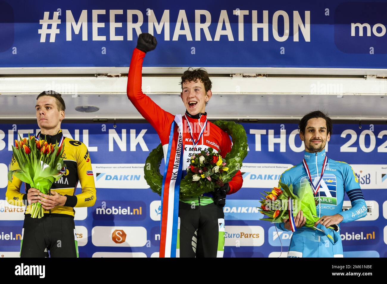 AMSTERDAM - Winner Evert Hoolwerf amidst Robert Post (L) (second) and ...