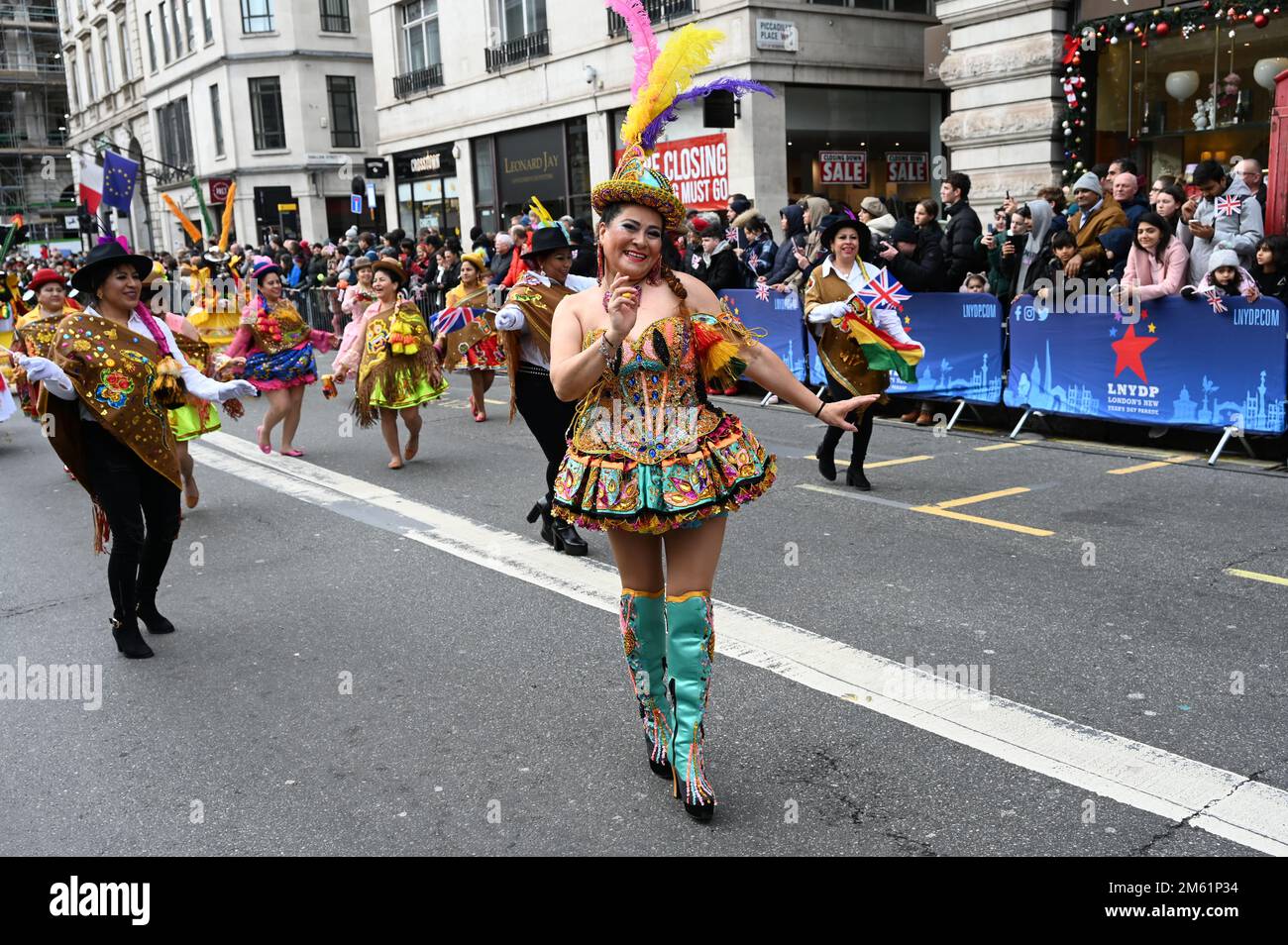 London's annual New Year parade featuring hundreds of floats on January ...