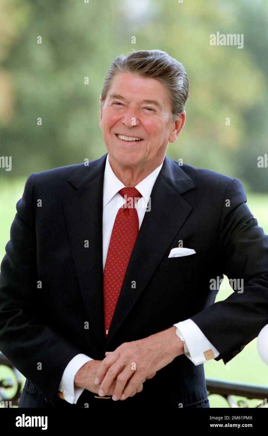 10/3/1984 President Reagan poses at the White House President Ronald ...