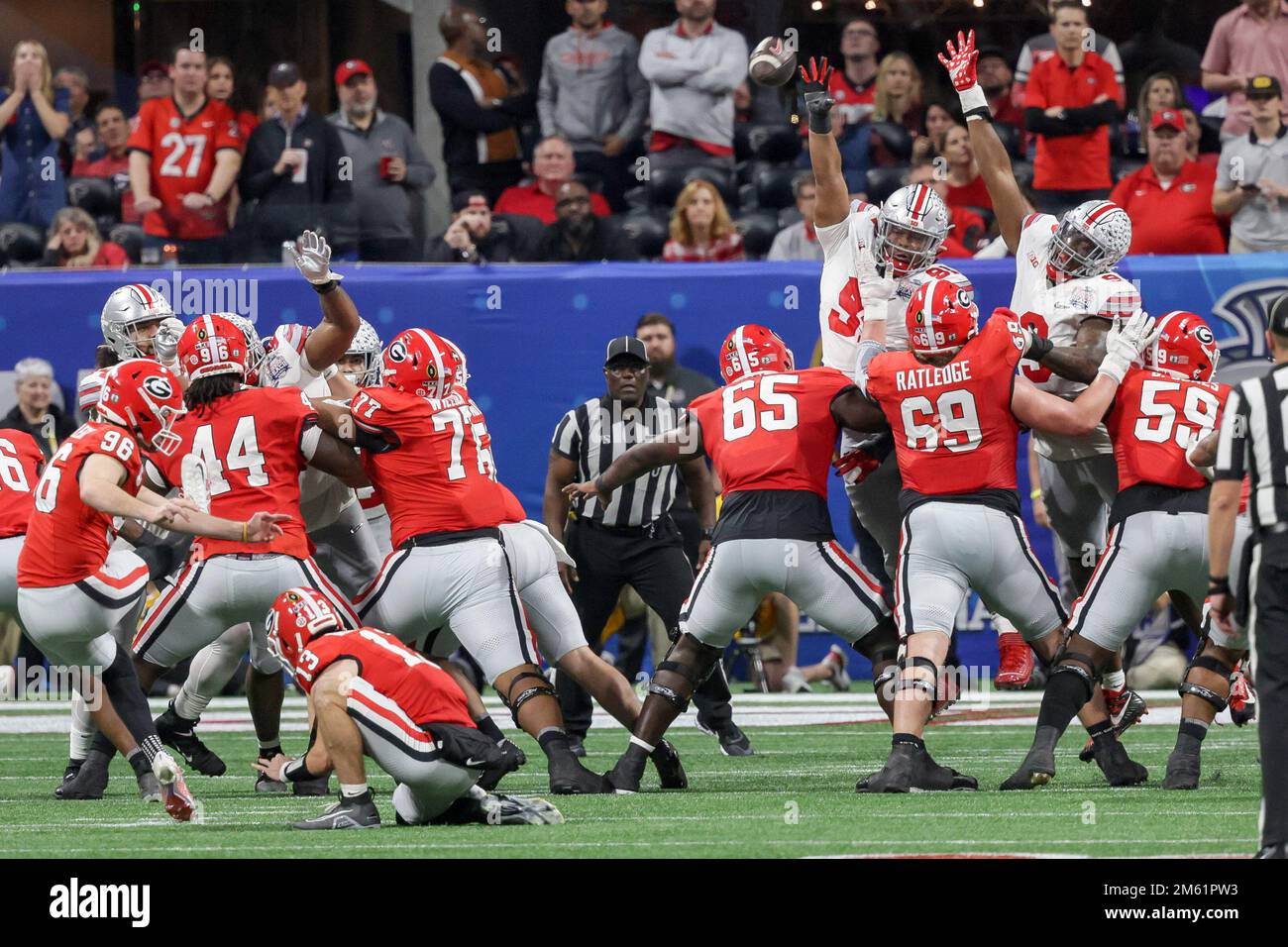 Atlanta, Georgia, USA. 1st Jan, 2023. Georgia Bulldogs place kicker ...