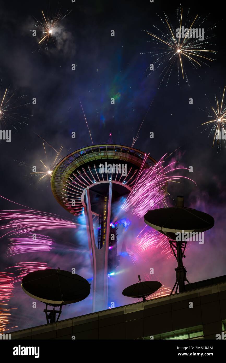 Seattle, USA. 1st Jan, 2023. Just after midnight the sky illuminated ...