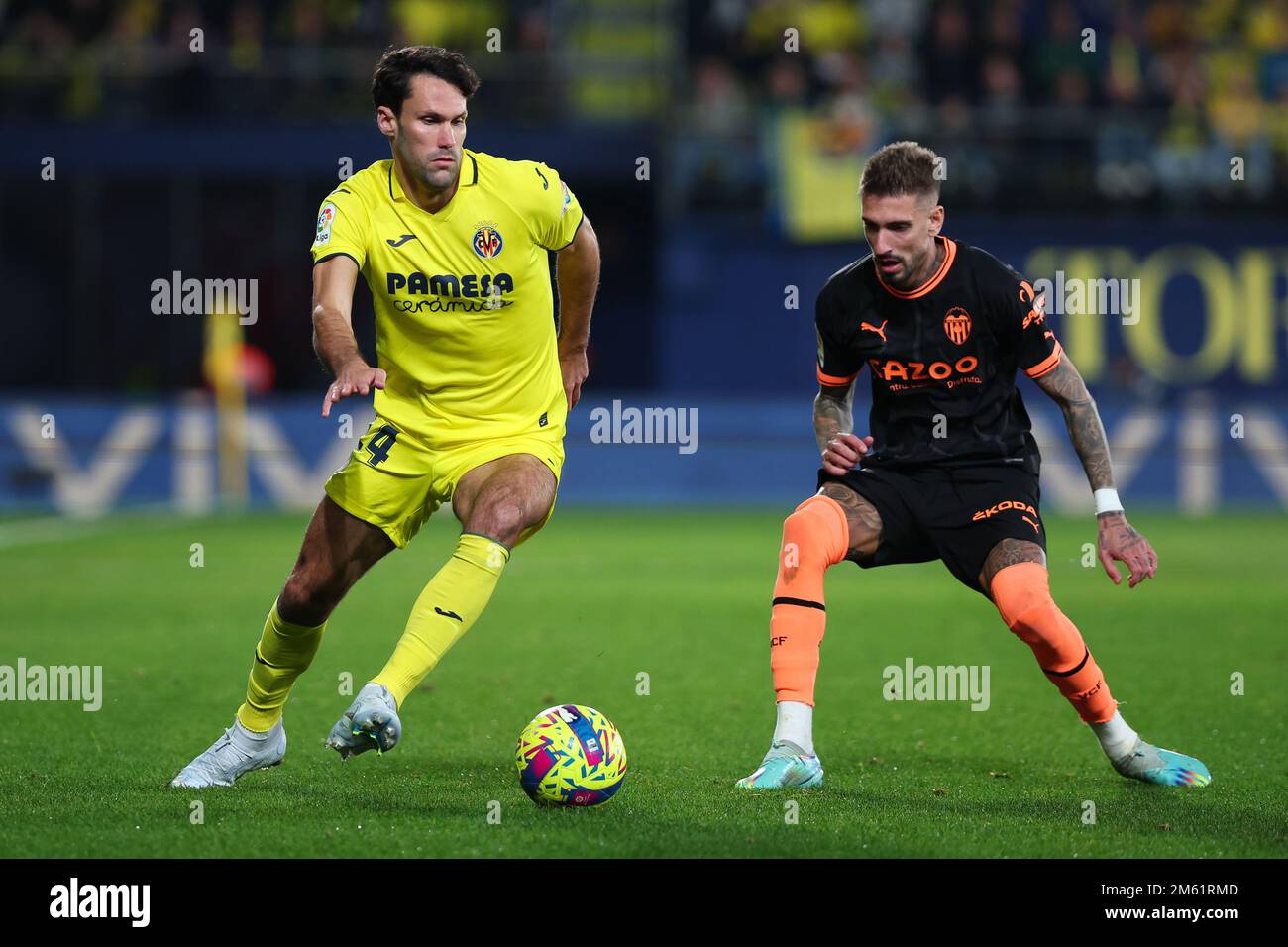 Alfonso Pedraza of Villarreal CF in action with Samu Castillejo of ...