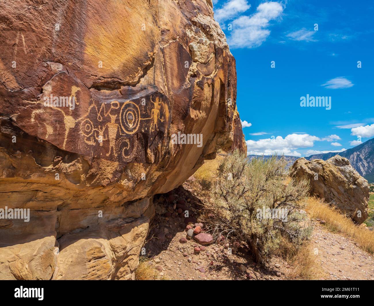 Fremont Indian petroglyphs, Island Park Road, McKee Spring, Dinosaur ...