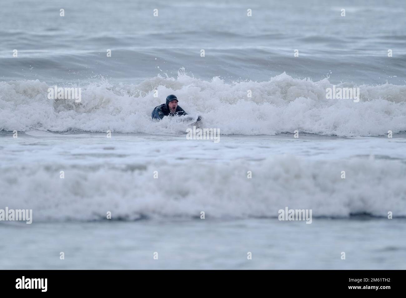 Dunbar, UK. 01st Jan, 2023. Wild swimmers, surfers and kayakers, play ...