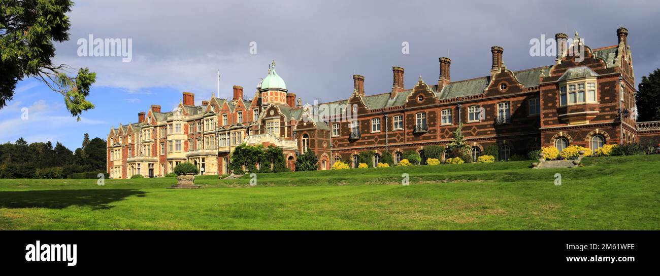 Sandringham gardens summer hi-res stock photography and images - Alamy