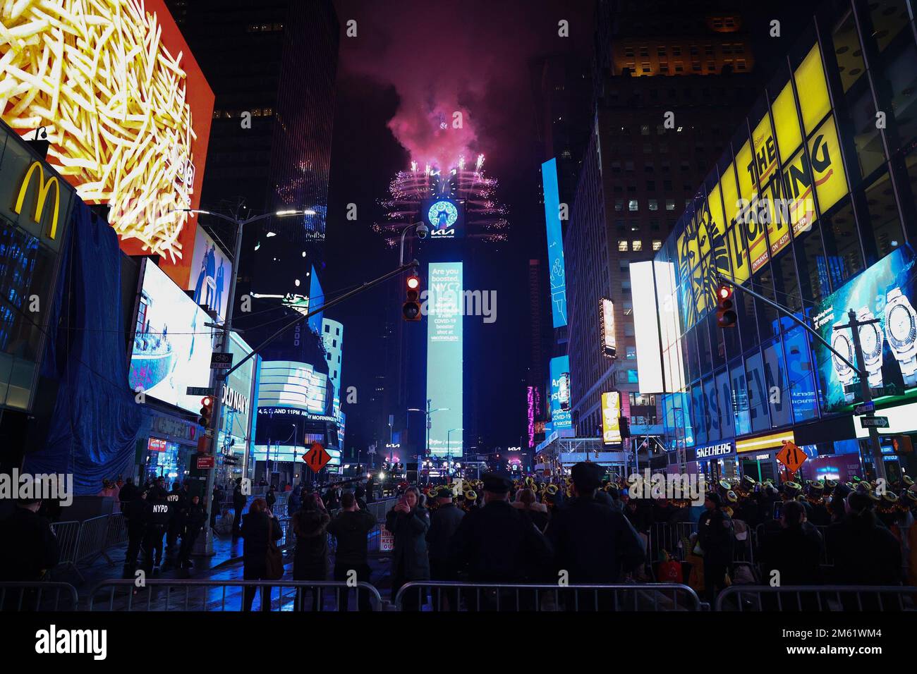 New York Ny Usa 31st Dec 2022 Out And About For The Times Square