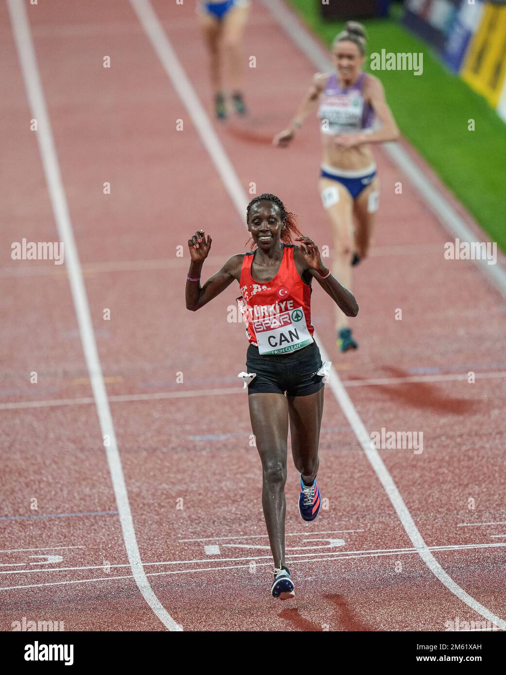 Yasemin Can coming second in the 5000 meters at the European Athletics ...