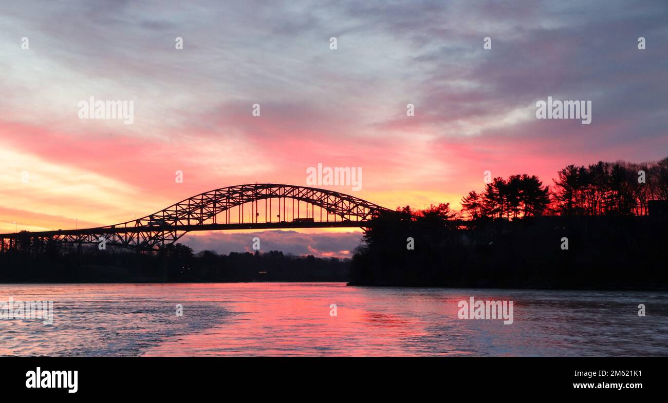 Piscataqua river bridge hi-res stock photography and images - Alamy
