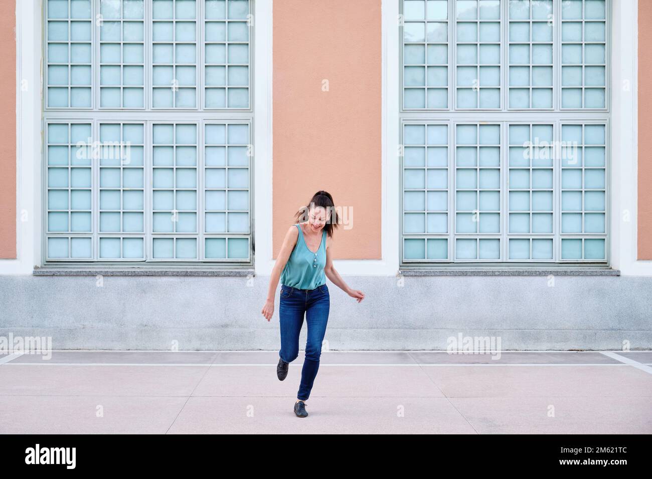 Solo person hi-res stock photography and images - Alamy