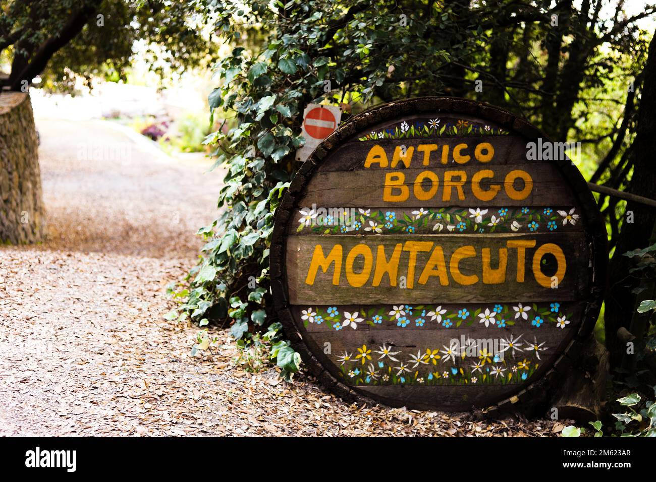 Wooden Barrel Sign on Tuscan Ranch, Tuscany, Italy Stock Photo - Alamy