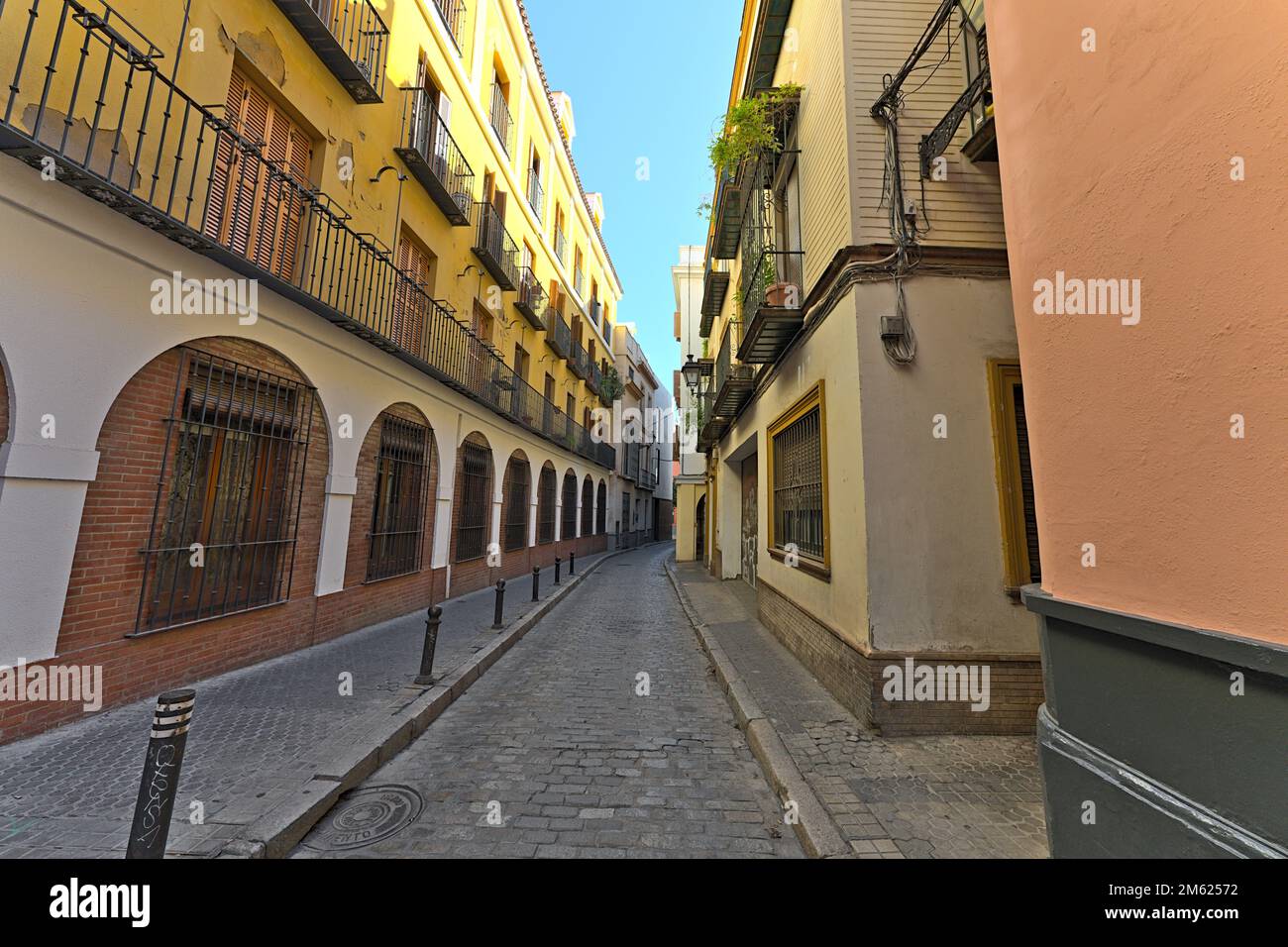 Random monument hi-res stock photography and images - Alamy