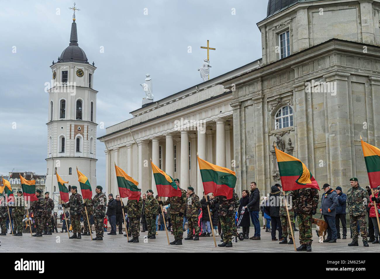Vilnius, Lithuania. 01st Jan, 2023. Lithuanian servicemen stand in the ...