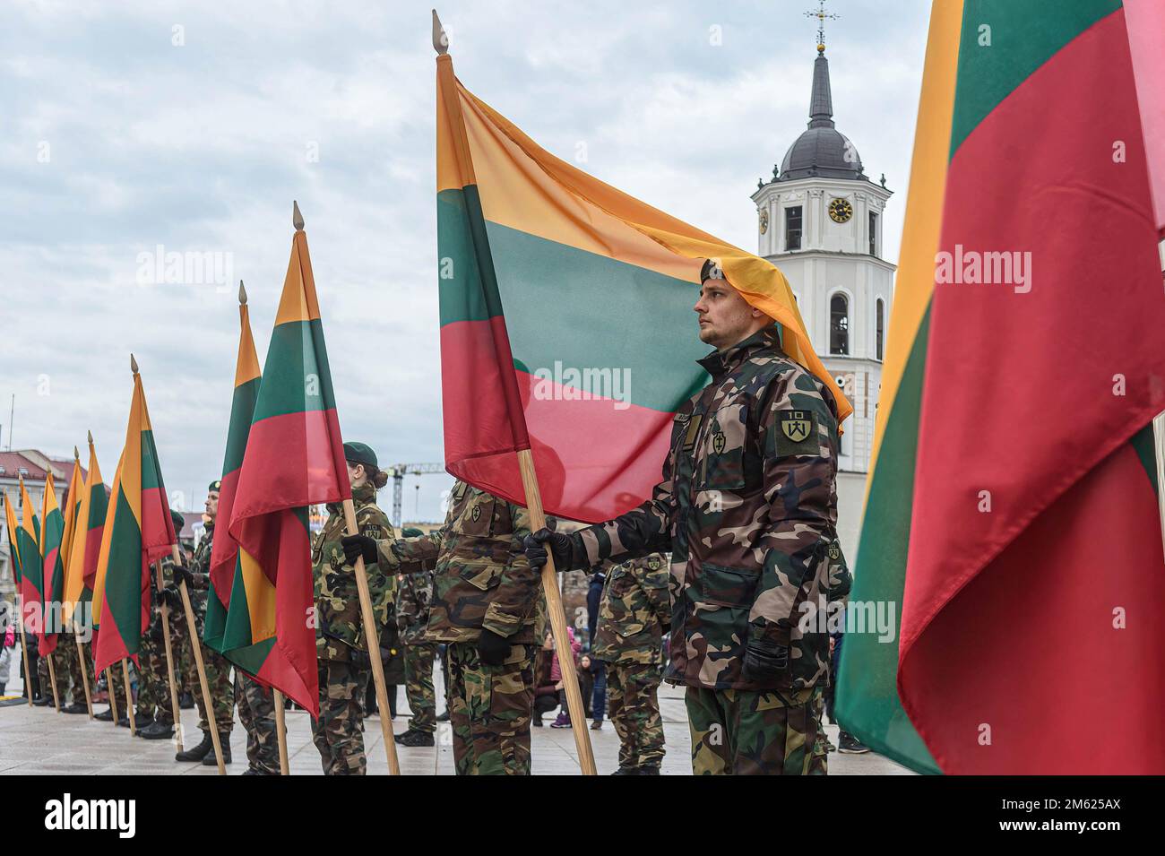 Vilnius, Lithuania. 01st Jan, 2023. Lithuanian servicemen stand in the ...